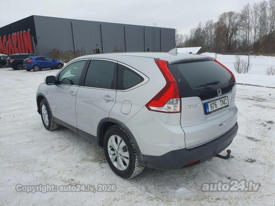 Grey Honda CR-V 2013 in Voru, with an engine capacity of 2.20 L and mileage of 310 thousand km for 7500 €, photo 8 on AUTOMOTO.COM.LV