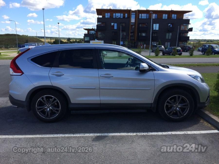 Pelēks Honda CR-V 2013 Tallina, ar dzinēja tilpumu 2.00 L un nobraukumu 207 tūkst. km par 12900 €, foto 3 vietnē AUTOMOTO.COM.LV