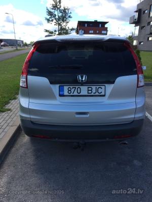 Pelēks Honda CR-V 2013 Tallina, ar dzinēja tilpumu 2.00 L un nobraukumu 207 tūkst. km par 12900 €, foto 4 vietnē AUTOMOTO.COM.LV