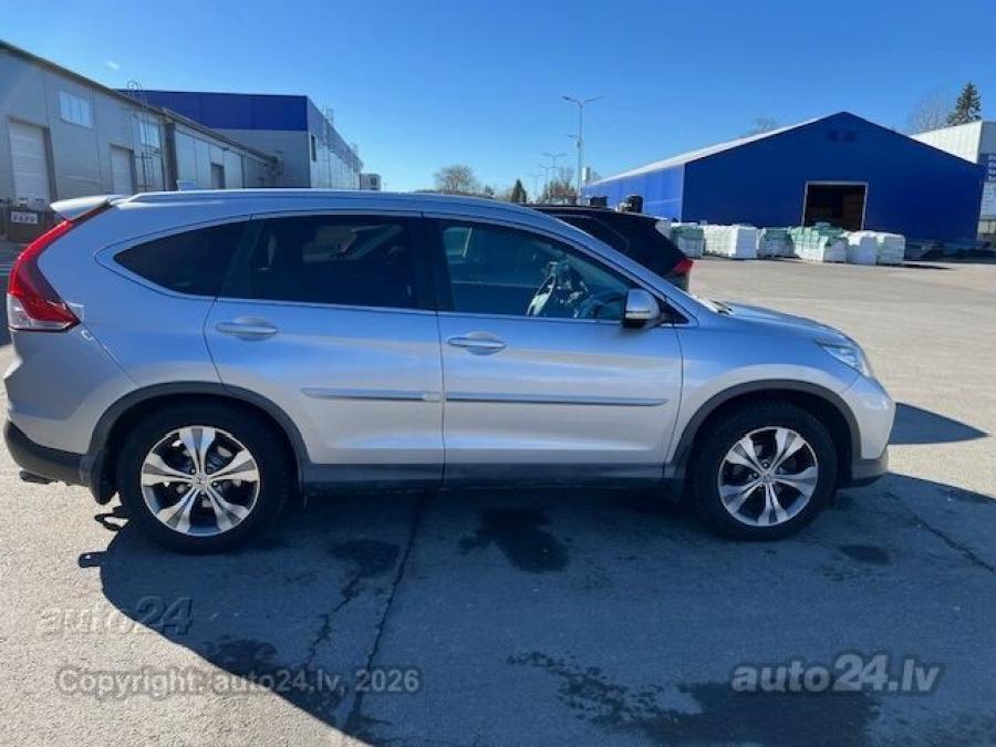 Pelēks Honda CR-V 2013 Tallina, ar dzinēja tilpumu 2.00 L un nobraukumu 207 tūkst. km par 12900 €, foto 13 vietnē AUTOMOTO.COM.LV