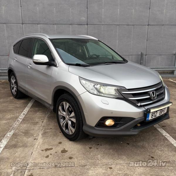 Honda CR-V 2013 in Tallinn on AUTOMOTO.COM.LV Grey Honda CR-V 2013 in Tallinn, with an engine capacity of 2.00 L and mileage of 354 thousand km for 9600 €, photo 3 on AUTOMOTO.COM.LV