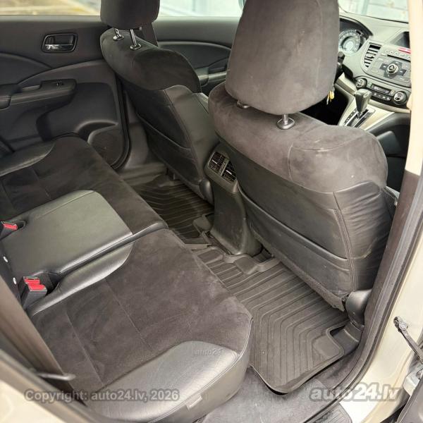 Honda CR-V 2013 in Tallinn on AUTOMOTO.COM.LV Grey Honda CR-V 2013 in Tallinn, with an engine capacity of 2.00 L and mileage of 354 thousand km for 9600 €, photo 11 on AUTOMOTO.COM.LV