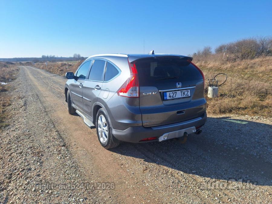 Grey Honda CR-V 2014 in Tallinn, with an engine capacity of 2.00 L and mileage of 200 thousand km for 9990 €, photo 3 on AUTOMOTO.COM.LV