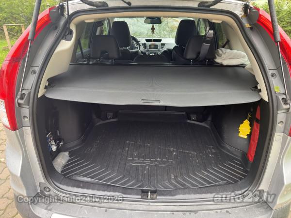 Grey Honda CR-V 2014 in Johvi, with an engine capacity of 2.20 L and mileage of 227 thousand km for 11000 €, photo 6 on AUTOMOTO.COM.LV