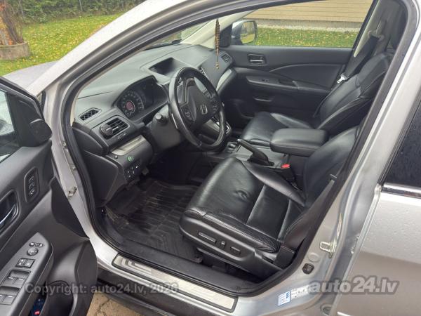 Grey Honda CR-V 2014 in Johvi, with an engine capacity of 2.20 L and mileage of 227 thousand km for 11000 €, photo 10 on AUTOMOTO.COM.LV