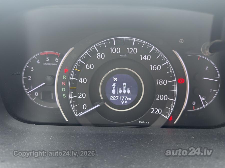 Pelēks Honda CR-V 2014 Jehvi, ar dzinēja tilpumu 2.20 L un nobraukumu 227 tūkst. km par 11000 €, foto 11 vietnē AUTOMOTO.COM.LV