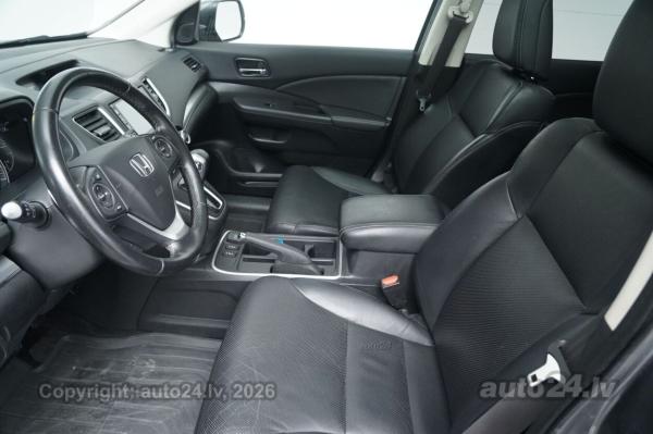 Pelēks Honda CR-V 2015 Tallina, ar dzinēja tilpumu 2.00 L un nobraukumu 149 tūkst. km par 15990 €, foto 6 vietnē AUTOMOTO.COM.LV