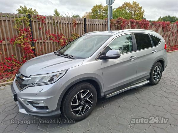 Grey Honda CR-V 2016 in Tallinn, with an engine capacity of 2.00 L and mileage of 147 thousand km for 14900 €, photo 3 on AUTOMOTO.COM.LV