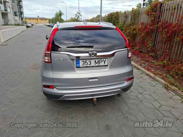 Grey Honda CR-V 2016 in Tallinn, with an engine capacity of 2.00 L and mileage of 147 thousand km for 14900 €, photo 6 on AUTOMOTO.COM.LV