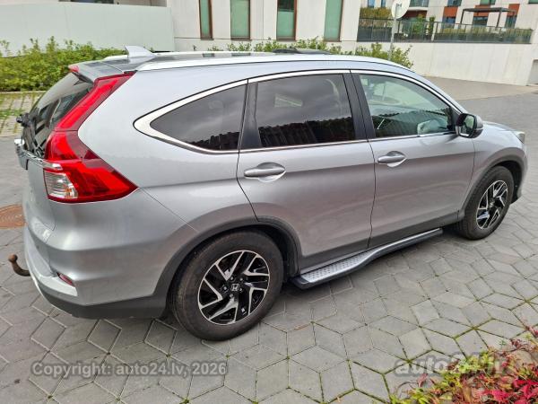 Grey Honda CR-V 2016 in Tallinn, with an engine capacity of 2.00 L and mileage of 147 thousand km for 14900 €, photo 7 on AUTOMOTO.COM.LV