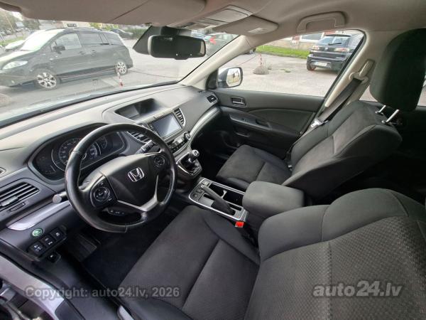 Grey Honda CR-V 2016 in Tallinn, with an engine capacity of 2.00 L and mileage of 147 thousand km for 14900 €, photo 10 on AUTOMOTO.COM.LV