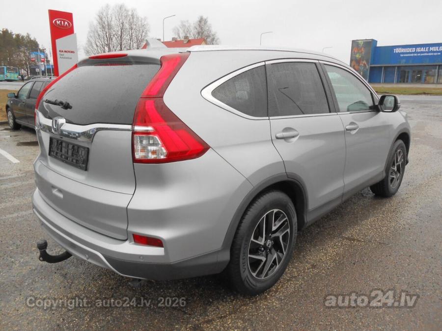 Pelēks Honda CR-V 2017 Viljandi, ar dzinēja tilpumu 1.60 L un nobraukumu 190 tūkst. km par 14990 €, foto 3 vietnē AUTOMOTO.COM.LV