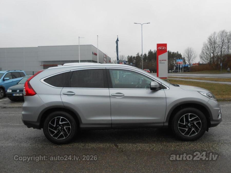 Pelēks Honda CR-V 2017 Viljandi, ar dzinēja tilpumu 1.60 L un nobraukumu 190 tūkst. km par 14990 €, foto 24 vietnē AUTOMOTO.COM.LV