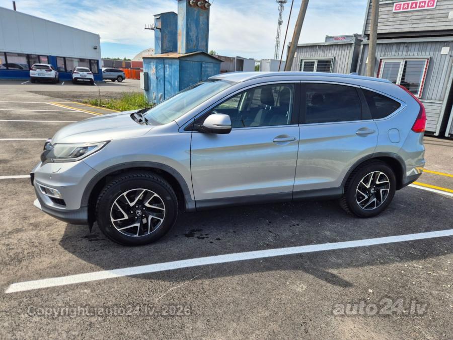 Pelēks Honda CR-V 2017 Tallina, ar dzinēja tilpumu 1.60 L un nobraukumu 169 tūkst. km par 14650 €, foto 3 vietnē AUTOMOTO.COM.LV