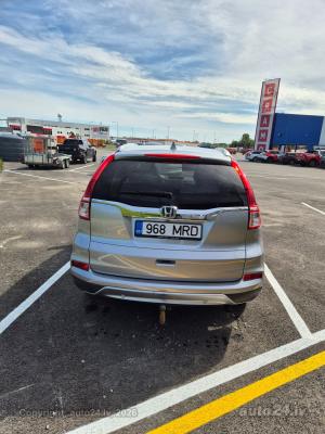 Pelēks Honda CR-V 2017 Tallina, ar dzinēja tilpumu 1.60 L un nobraukumu 169 tūkst. km par 14650 €, foto 5 vietnē AUTOMOTO.COM.LV