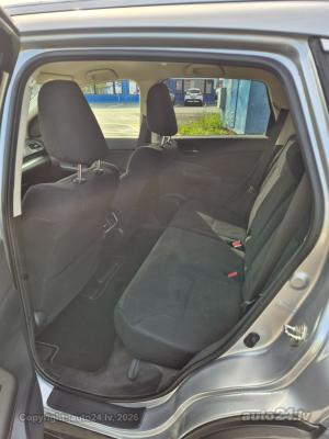 Pelēks Honda CR-V 2017 Tallina, ar dzinēja tilpumu 1.60 L un nobraukumu 169 tūkst. km par 14650 €, foto 9 vietnē AUTOMOTO.COM.LV