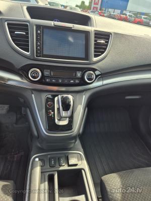 Pelēks Honda CR-V 2017 Tallina, ar dzinēja tilpumu 1.60 L un nobraukumu 169 tūkst. km par 14650 €, foto 10 vietnē AUTOMOTO.COM.LV