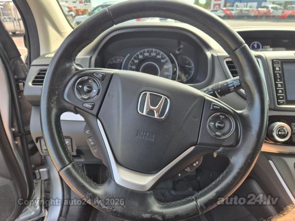Grey Honda CR-V 2017 in Tallinn, with an engine capacity of 1.60 L and mileage of 169 thousand km for 14650 €, photo 10 on AUTOMOTO.COM.LV