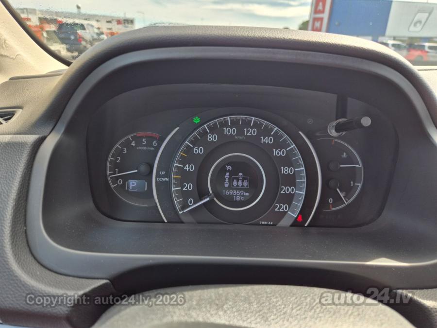 Pelēks Honda CR-V 2017 Tallina, ar dzinēja tilpumu 1.60 L un nobraukumu 169 tūkst. km par 14650 €, foto 12 vietnē AUTOMOTO.COM.LV