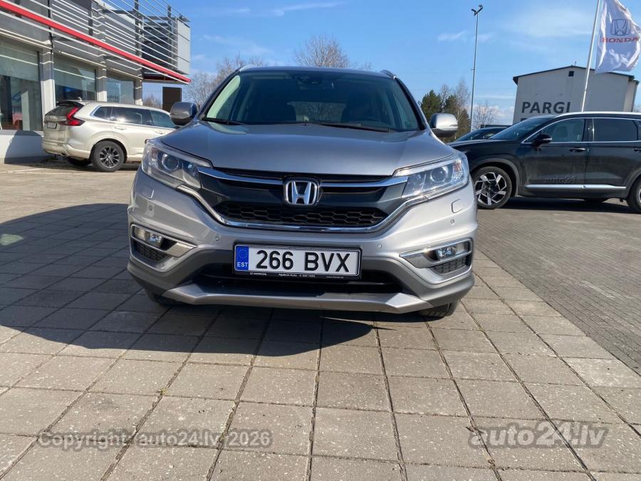 Grey Honda CR-V 2018 in Johvi, with an engine capacity of 2.00 L and mileage of 158 thousand km for 15500 €, photo 1 on AUTOMOTO.COM.LV