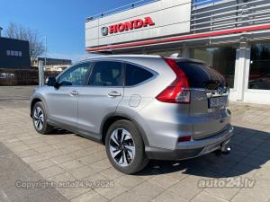 Grey Honda CR-V 2018 in Johvi, with an engine capacity of 2.00 L and mileage of 158 thousand km for 15500 €, photo 5 on AUTOMOTO.COM.LV