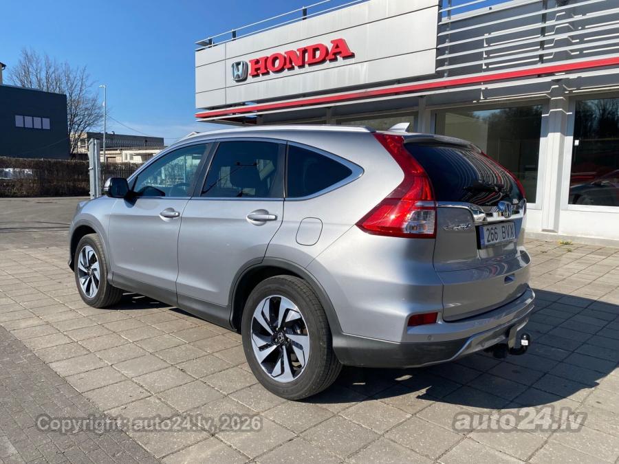 Grey Honda CR-V 2018 in Johvi, with an engine capacity of 2.00 L and mileage of 158 thousand km for 15500 €, photo 5 on AUTOMOTO.COM.LV