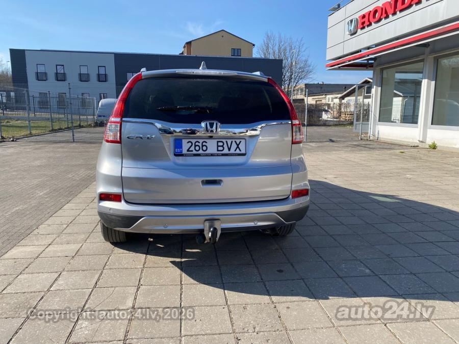 Grey Honda CR-V 2018 in Johvi, with an engine capacity of 2.00 L and mileage of 158 thousand km for 15500 €, photo 6 on AUTOMOTO.COM.LV