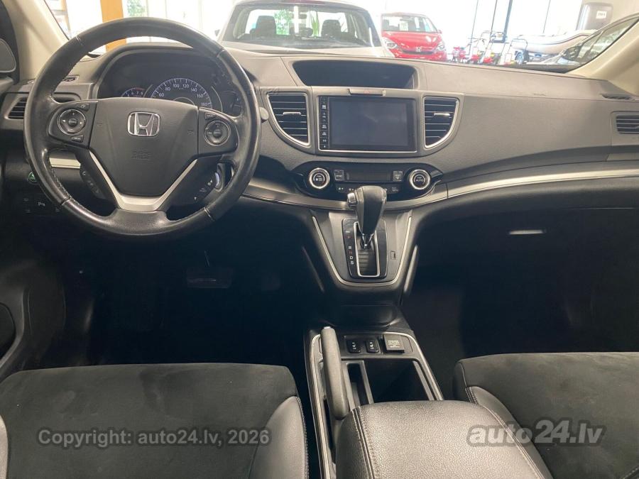 Grey Honda CR-V 2018 in Johvi, with an engine capacity of 2.00 L and mileage of 158 thousand km for 15500 €, photo 14 on AUTOMOTO.COM.LV