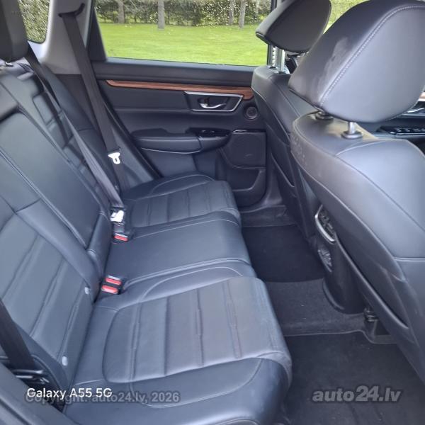 Grey Honda CR-V 2018 in Tallinn, with an engine capacity of 1.50 L and mileage of 120 thousand km for 20000 €, photo 4 on AUTOMOTO.COM.LV
