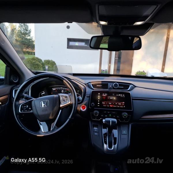 Grey Honda CR-V 2018 in Tallinn, with an engine capacity of 1.50 L and mileage of 120 thousand km for 20000 €, photo 6 on AUTOMOTO.COM.LV