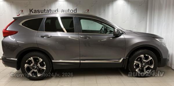 Grey Honda CR-V 2019 in Tallinn, with an engine capacity of 1.50 L and mileage of 131 thousand km for 19900 €, photo 4 on AUTOMOTO.COM.LV
