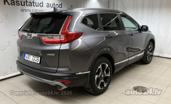 Grey Honda CR-V 2019 in Tallinn, with an engine capacity of 1.50 L and mileage of 131 thousand km for 19900 €, photo 5 on AUTOMOTO.COM.LV