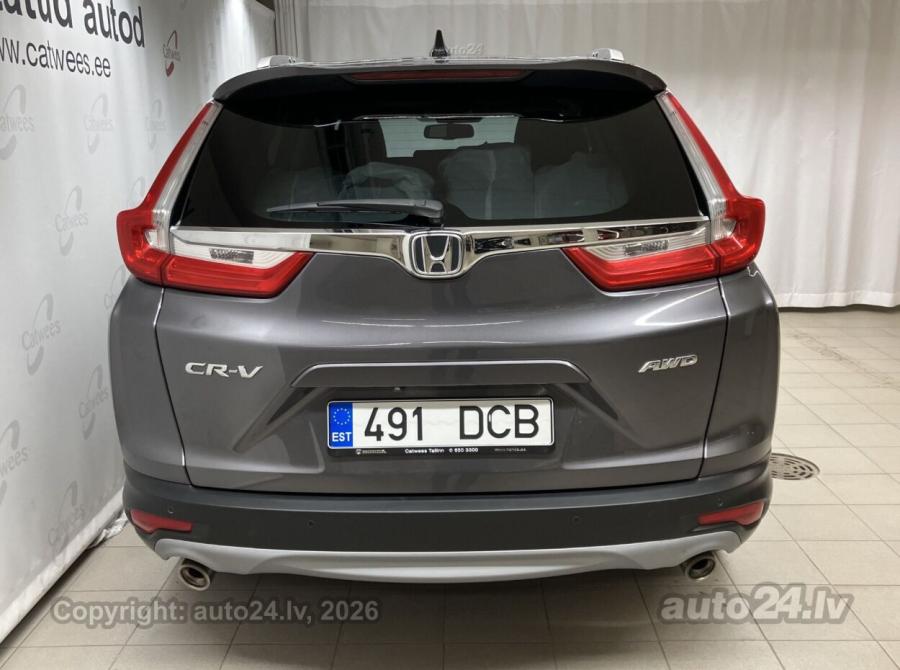 Grey Honda CR-V 2019 in Tallinn, with an engine capacity of 1.50 L and mileage of 131 thousand km for 19900 €, photo 6 on AUTOMOTO.COM.LV