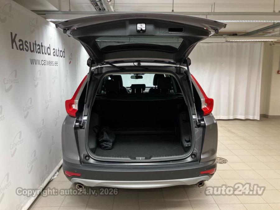 Grey Honda CR-V 2019 in Tallinn, with an engine capacity of 1.50 L and mileage of 131 thousand km for 19900 €, photo 11 on AUTOMOTO.COM.LV