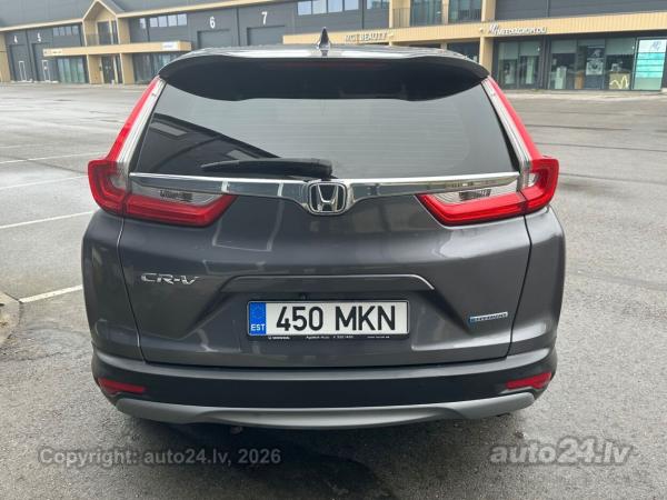 Pelēks Honda CR-V 2019 Tallina, ar dzinēja tilpumu 2.00 L un nobraukumu 120 tūkst. km par 23700 €, foto 5 vietnē AUTOMOTO.COM.LV