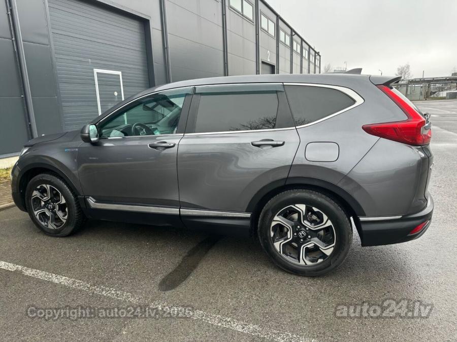 Grey Honda CR-V 2019 in Tallinn, with an engine capacity of 2.00 L and mileage of 120 thousand km for 23700 €, photo 13 on AUTOMOTO.COM.LV