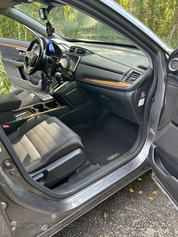 Pelēks Honda CR-V 2020 Tallina, ar dzinēja tilpumu 1.50 L un nobraukumu 239 tūkst. km par 17000 €, foto 7 vietnē AUTOMOTO.COM.LV