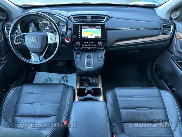 Grey Honda CR-V 2021 in Tallinn, with an engine capacity of 2.00 L and mileage of 173 thousand km for 23490 €, photo 7 on AUTOMOTO.COM.LV
