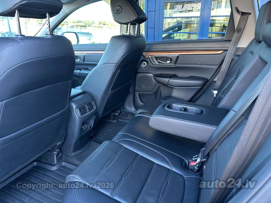 Pelēks Honda CR-V 2021 Tallina, ar dzinēja tilpumu 2.00 L un nobraukumu 173 tūkst. km par 23490 €, foto 8 vietnē AUTOMOTO.COM.LV