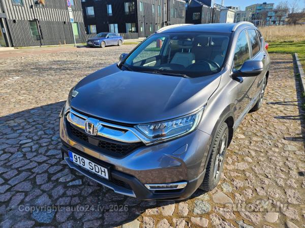 Grey Honda CR-V 2022 in Tallinn, with an engine capacity of 2.00 L and mileage of 45 thousand km for 32000 €, photo 3 on AUTOMOTO.COM.LV