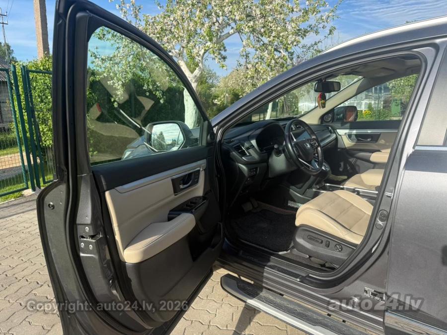Pelēks Honda CR-V 2022 Tallina, ar dzinēja tilpumu 2.00 L un nobraukumu 36 tūkst. km par 32999 €, foto 9 vietnē AUTOMOTO.COM.LV