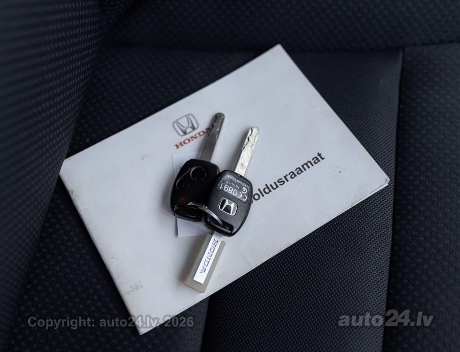 Honda CR-V 2007 Tallina, ar dzinēja tilpumu 2.00 L un nobraukumu 138 tūkst. km par 4999 €, foto 20 vietnē AUTOMOTO.COM.LV