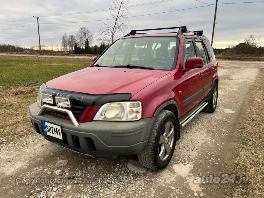 Red Honda CR-V 1998 in Tallinn, with an engine capacity of 2.00 L and mileage of 175 thousand km for 1990 €, photo 1 on AUTOMOTO.COM.LV