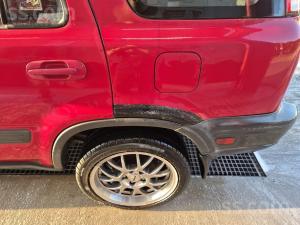 Red Honda CR-V 2000 in Riga, with an engine capacity of 2.00 L and mileage of 143 thousand km for 1700 €, photo 7 on AUTOMOTO.COM.LV