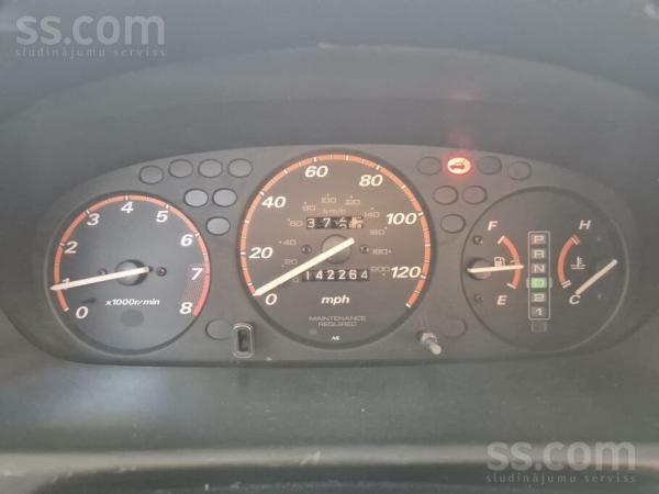Red Honda CR-V 2000 in Riga, with an engine capacity of 2.00 L and mileage of 143 thousand km for 1700 €, photo 8 on AUTOMOTO.COM.LV