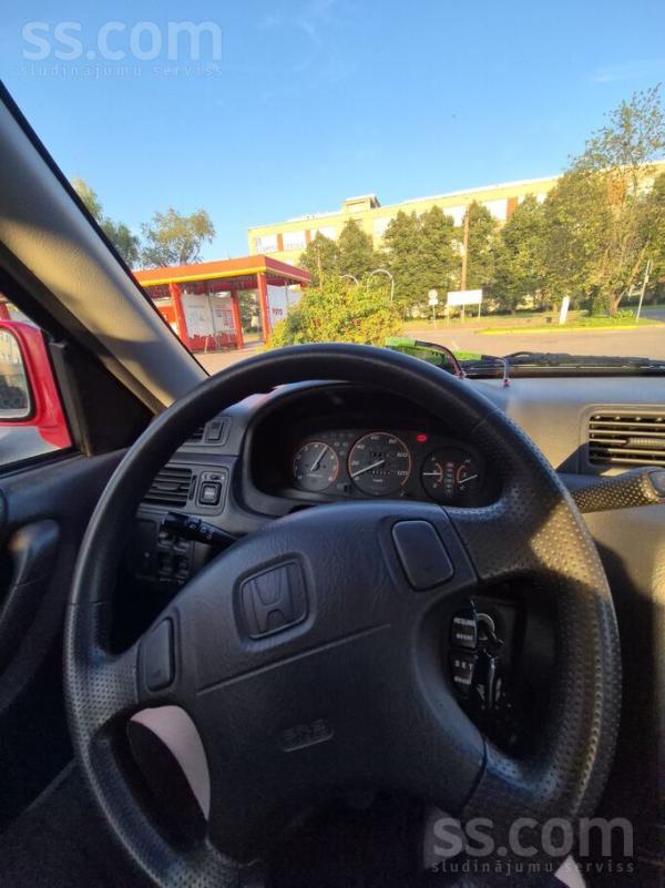 Red Honda CR-V 2000 in Riga, with an engine capacity of 2.00 L and mileage of 143 thousand km for 1700 €, photo 10 on AUTOMOTO.COM.LV
