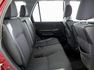 Sarkans Honda CR-V 2003 Tallina, ar dzinēja tilpumu 2.00 L un nobraukumu 247 tūkst. km par 1299 €, foto 8 vietnē AUTOMOTO.COM.LV