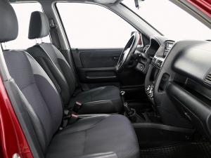 Sarkans Honda CR-V 2003 Tallina, ar dzinēja tilpumu 2.00 L un nobraukumu 247 tūkst. km par 1299 €, foto 14 vietnē AUTOMOTO.COM.LV