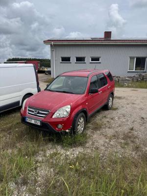 Sarkans Honda CR-V 2005 Kretinga, ar dzinēja tilpumu 2.00 L un nobraukumu 298 tūkst. km par 1000 €, foto  vietnē AUTOMOTO.COM.LV