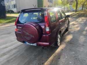 Red Honda CR-V 2006 in Ignalina, with an engine capacity of 2.00 L and mileage of 220 thousand km for 1650 €, photo 5 on AUTOMOTO.COM.LV